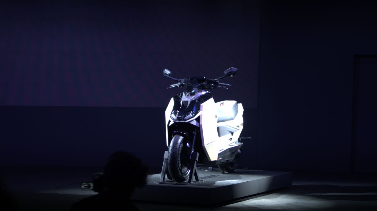 Ather Rizta, Simple One and Ultraviolette Tesseract Compared