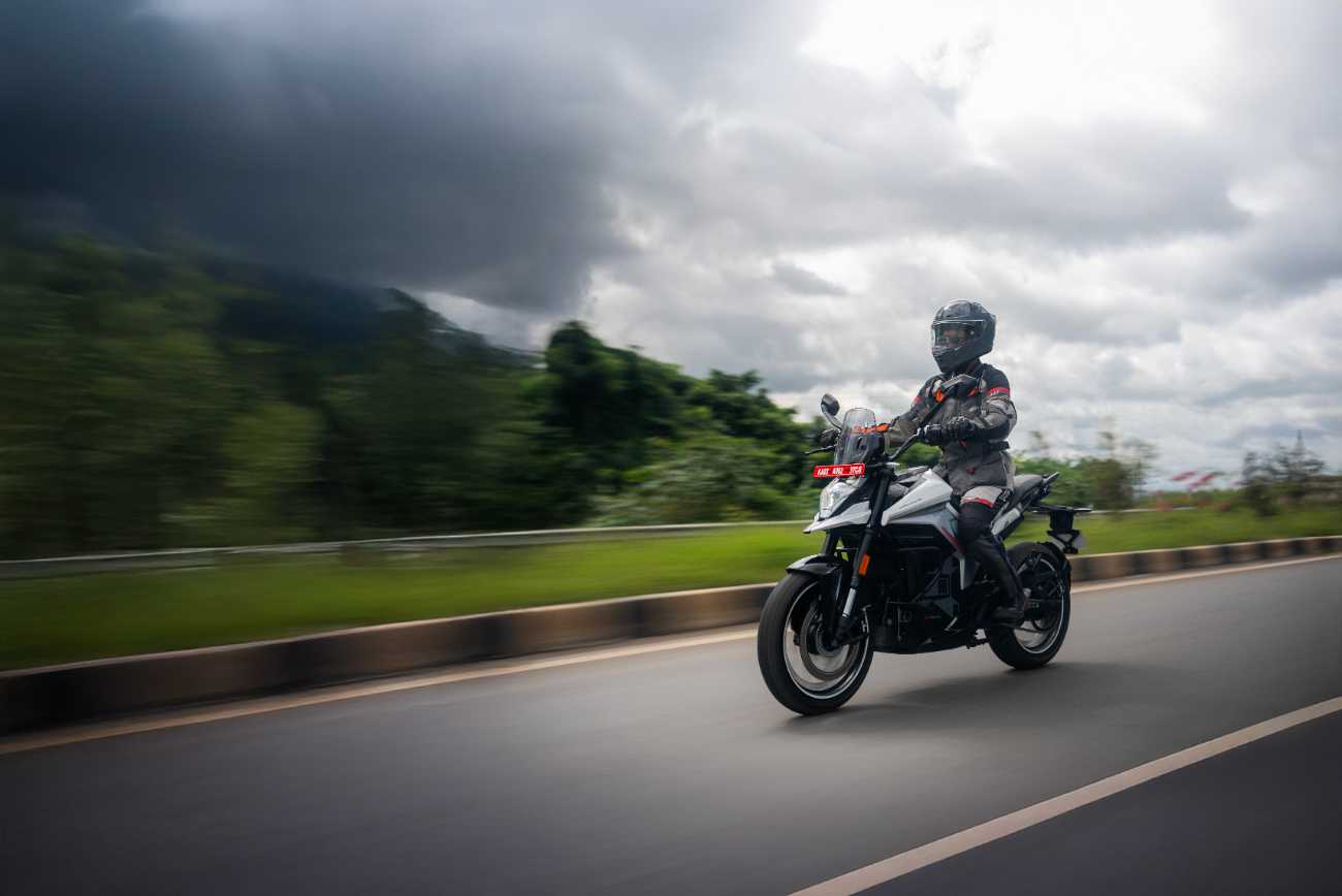 Ultraviolette X47 Crossover review: the all-rounder e-bike?